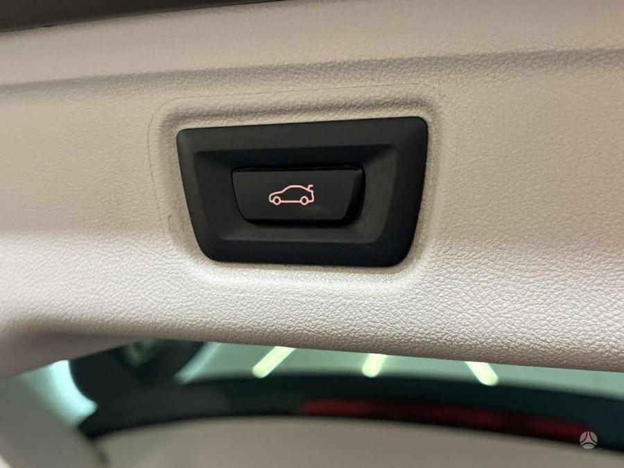 Melns BMW 320 2023 Marijampole, ar dzinēja tilpumu 2.00 L un nobraukumu 199 tūkst. km par 20950 €, foto 34 vietnē AUTOMOTO.COM.LV