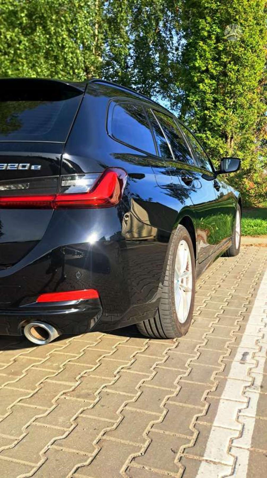 Black BMW 320 2023 in Sakiai, with an engine capacity of 2.00 L and mileage of 173 thousand km for 21999 €, photo 8 on AUTOMOTO.COM.LV