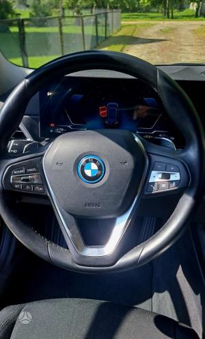 Black BMW 320 2023 in Sakiai, with an engine capacity of 2.00 L and mileage of 173 thousand km for 21999 €, photo 14 on AUTOMOTO.COM.LV