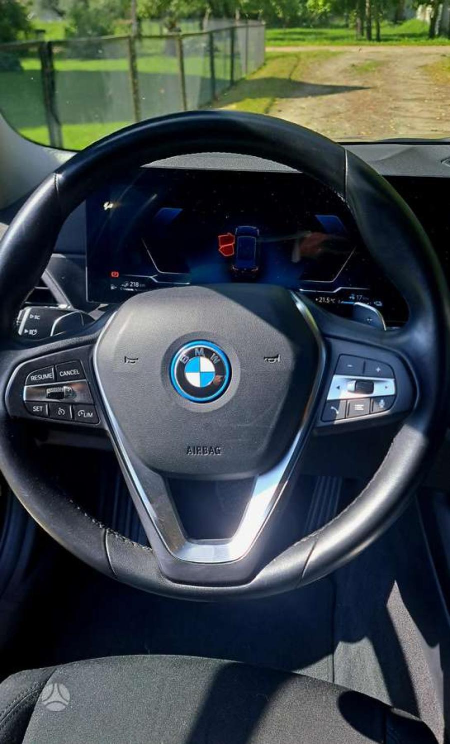 Black BMW 320 2023 in Sakiai, with an engine capacity of 2.00 L and mileage of 173 thousand km for 21999 €, photo 14 on AUTOMOTO.COM.LV