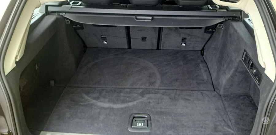 Black BMW 320 2023 in Sakiai, with an engine capacity of 2.00 L and mileage of 173 thousand km for 21999 €, photo 19 on AUTOMOTO.COM.LV