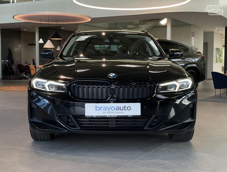 Black BMW 320 2023 in Klaipeda, with an engine capacity of 2.00 L and mileage of 154 thousand km for 29771 €, photo 3 on AUTOMOTO.COM.LV