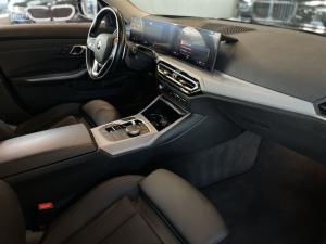 Black BMW 320 2023 in Klaipeda, with an engine capacity of 2.00 L and mileage of 154 thousand km for 29771 €, photo 12 on AUTOMOTO.COM.LV