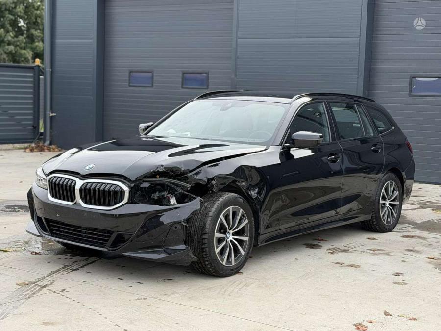 Melns BMW 320 2024 Kauņa, ar dzinēja tilpumu 2.00 L un nobraukumu 47 tūkst. km par 14950 €, foto 3 vietnē AUTOMOTO.COM.LV