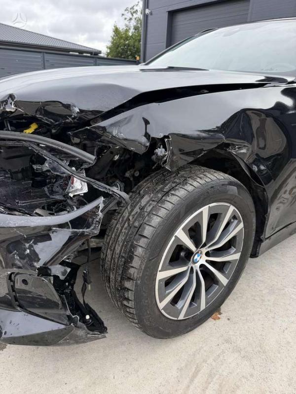 Melns BMW 320 2024 Kauņa, ar dzinēja tilpumu 2.00 L un nobraukumu 47 tūkst. km par 14950 €, foto 4 vietnē AUTOMOTO.COM.LV
