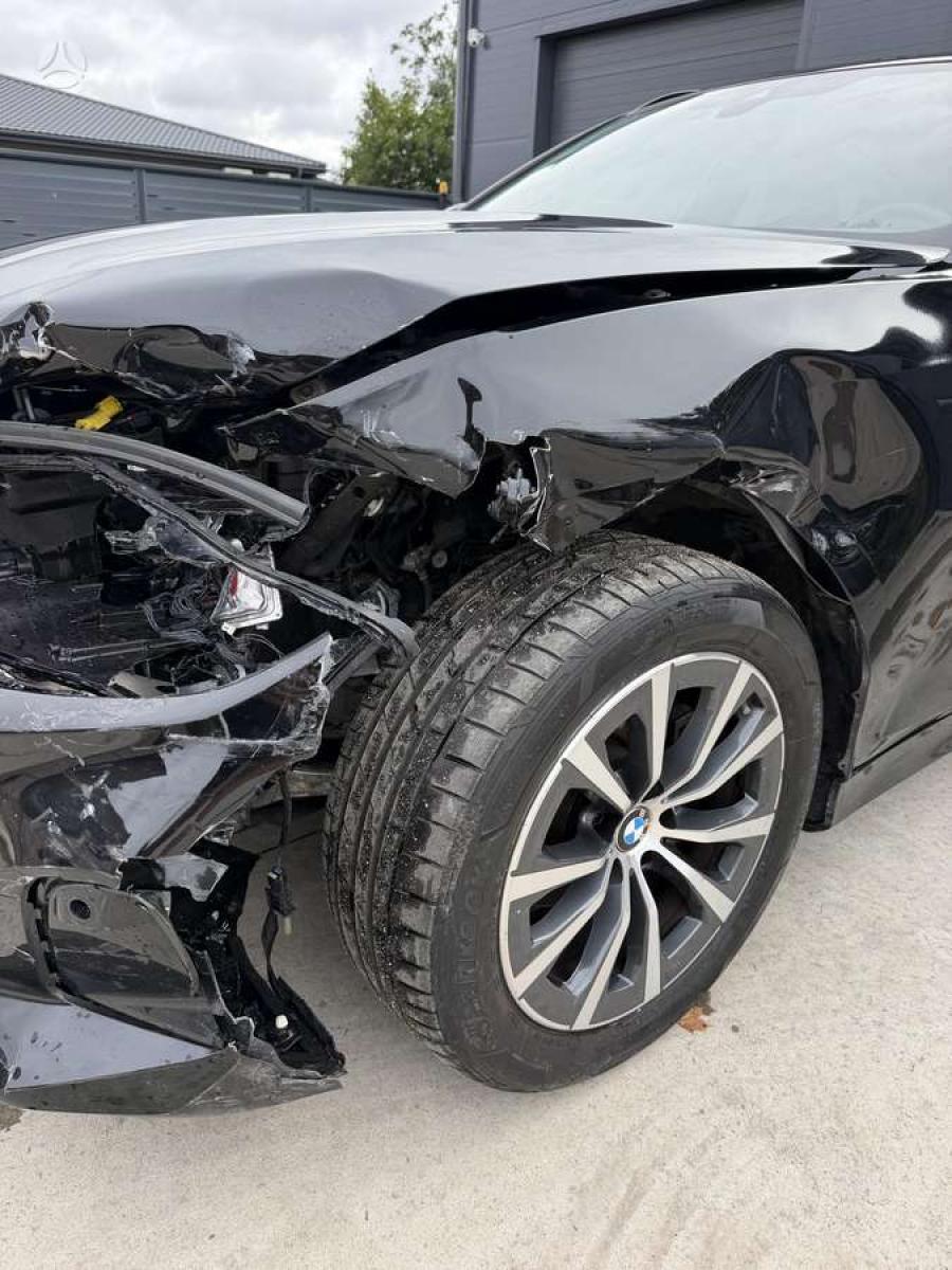 Melns BMW 320 2024 Kauņa, ar dzinēja tilpumu 2.00 L un nobraukumu 47 tūkst. km par 14950 €, foto 4 vietnē AUTOMOTO.COM.LV