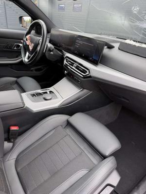 Melns BMW 320 2024 Kauņa, ar dzinēja tilpumu 2.00 L un nobraukumu 47 tūkst. km par 14950 €, foto 9 vietnē AUTOMOTO.COM.LV