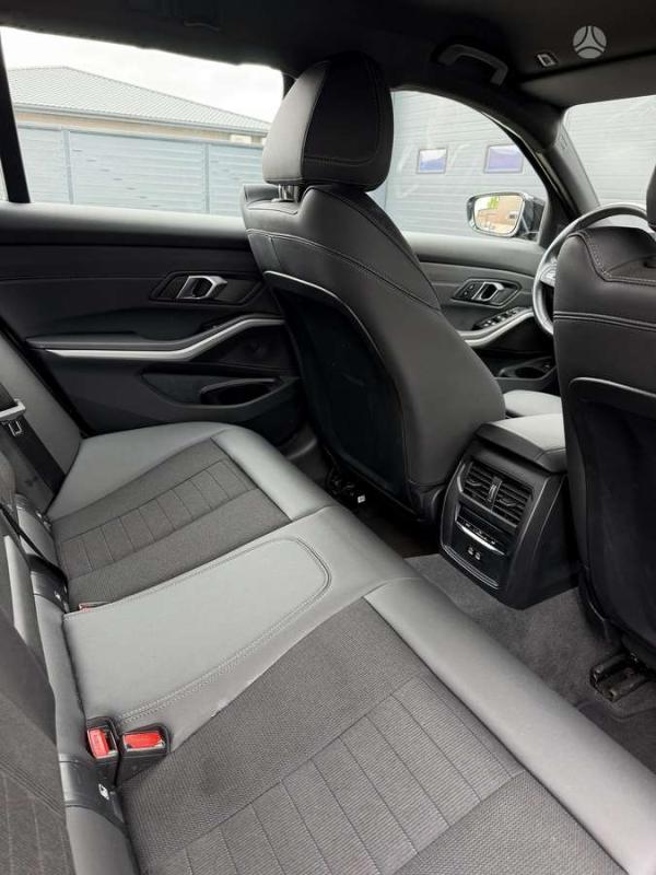 Melns BMW 320 2024 Kauņa, ar dzinēja tilpumu 2.00 L un nobraukumu 47 tūkst. km par 14950 €, foto 10 vietnē AUTOMOTO.COM.LV