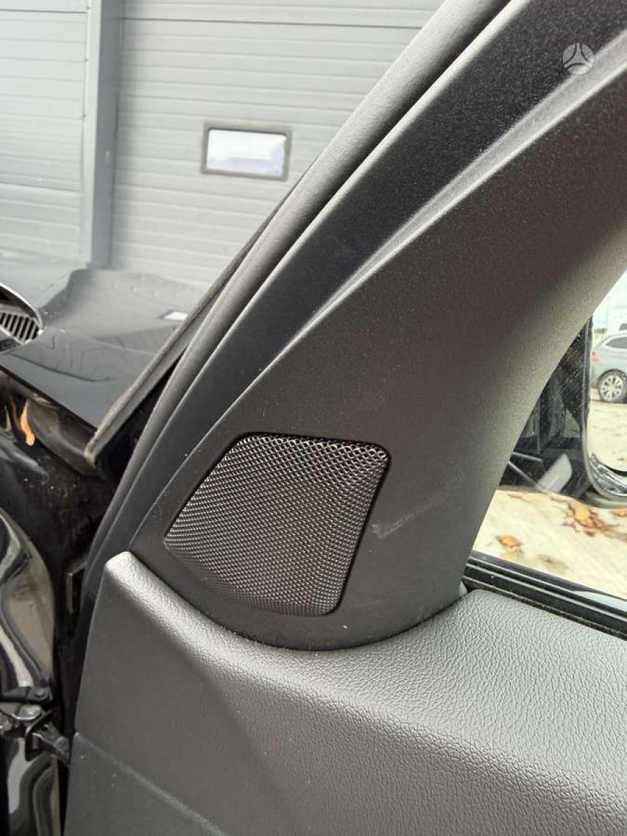 Melns BMW 320 2024 Kauņa, ar dzinēja tilpumu 2.00 L un nobraukumu 47 tūkst. km par 14950 €, foto 13 vietnē AUTOMOTO.COM.LV