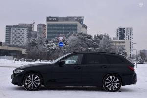 Black BMW 320 2025 in Vilnius, with an engine capacity of 2.00 L and mileage of 5 thousand km for 34900 €, photo 13 on AUTOMOTO.COM.LV