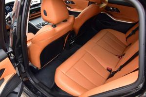 Black BMW 320 2025 in Vilnius, with an engine capacity of 2.00 L and mileage of 11 thousand km for 30700 €, photo 19 on AUTOMOTO.COM.LV