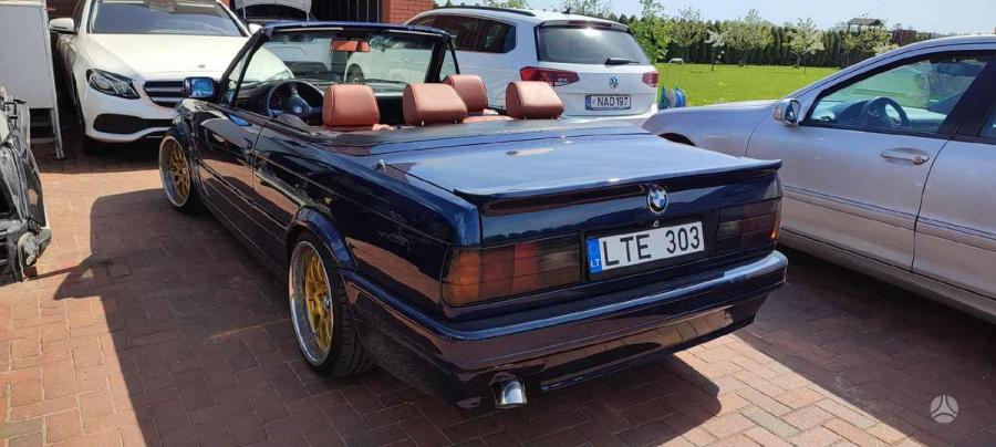 Blue BMW 320 1993 in Kedainiai, with an engine capacity of 2.00 L and mileage of 340 thousand km for 20000 €, photo 8 on AUTOMOTO.COM.LV