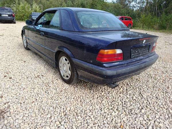Blue BMW 320 1996 in Riga, with an engine capacity of 2.00 L and mileage of 199 thousand km for 4999 €, photo 8 on AUTOMOTO.COM.LV