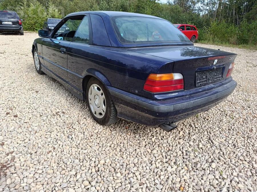 Blue BMW 320 1996 in Riga, with an engine capacity of 2.00 L and mileage of 199 thousand km for 4999 €, photo 8 on AUTOMOTO.COM.LV