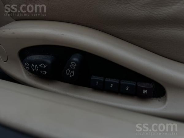 Blue BMW 320 2001 in Riga, with an engine capacity of 2.20 L and mileage of 224 thousand km for 4650 €, photo 8 on AUTOMOTO.COM.LV