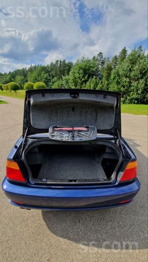 Zils BMW 320 2004 Rīga, ar dzinēja tilpumu 2.00 L un nobraukumu 313 tūkst. km par 6000 €, foto 7 vietnē AUTOMOTO.COM.LV