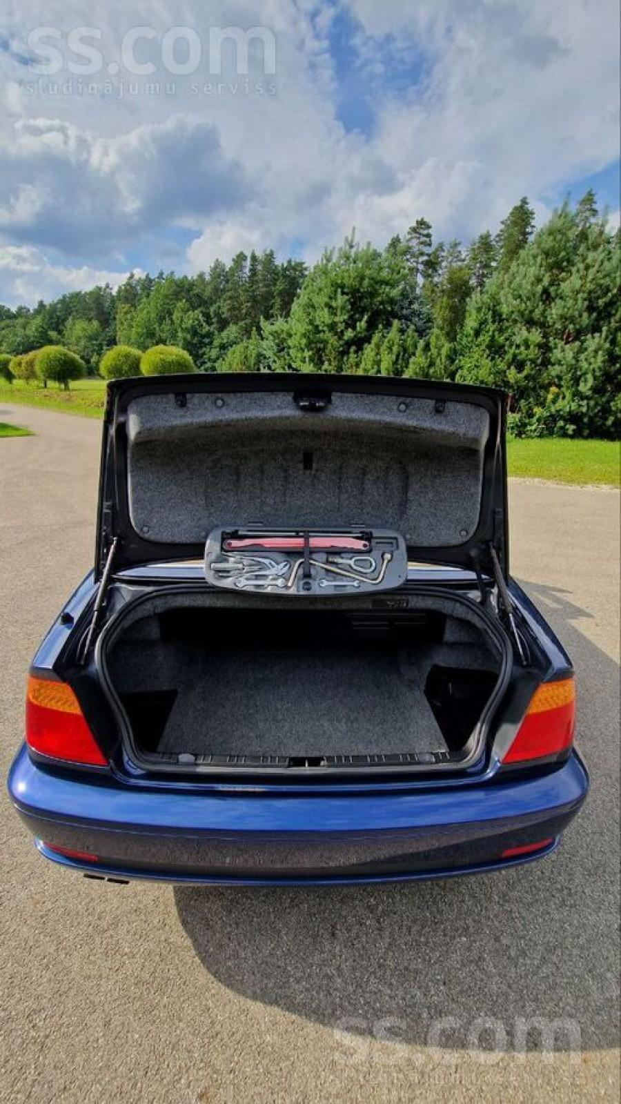 Zils BMW 320 2004 Rīga, ar dzinēja tilpumu 2.00 L un nobraukumu 313 tūkst. km par 6000 €, foto 7 vietnē AUTOMOTO.COM.LV