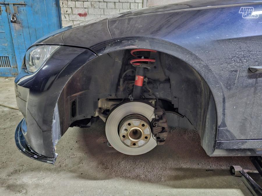 Zils BMW 320 2009 Viļņa, ar dzinēja tilpumu 2.00 L un nobraukumu 262 tūkst. km par 8300 €, foto 32 vietnē AUTOMOTO.COM.LV