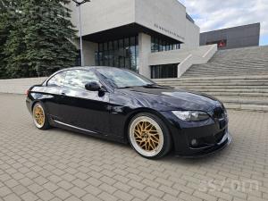 Blue BMW 320 2009 in Vilnius, with an engine capacity of 2.00 L and mileage of 262 thousand km for 7999 €, photo 12 on AUTOMOTO.COM.LV