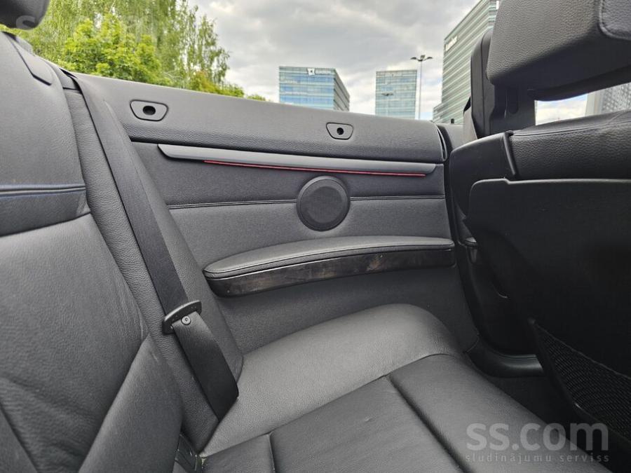 Blue BMW 320 2009 in Vilnius, with an engine capacity of 2.00 L and mileage of 262 thousand km for 7999 €, photo 24 on AUTOMOTO.COM.LV