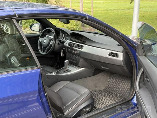 Blue BMW 320 2009 in Riga, with an engine capacity of 2.00 L and mileage of 292 thousand km for 9600 €, photo 11 on AUTOMOTO.COM.LV