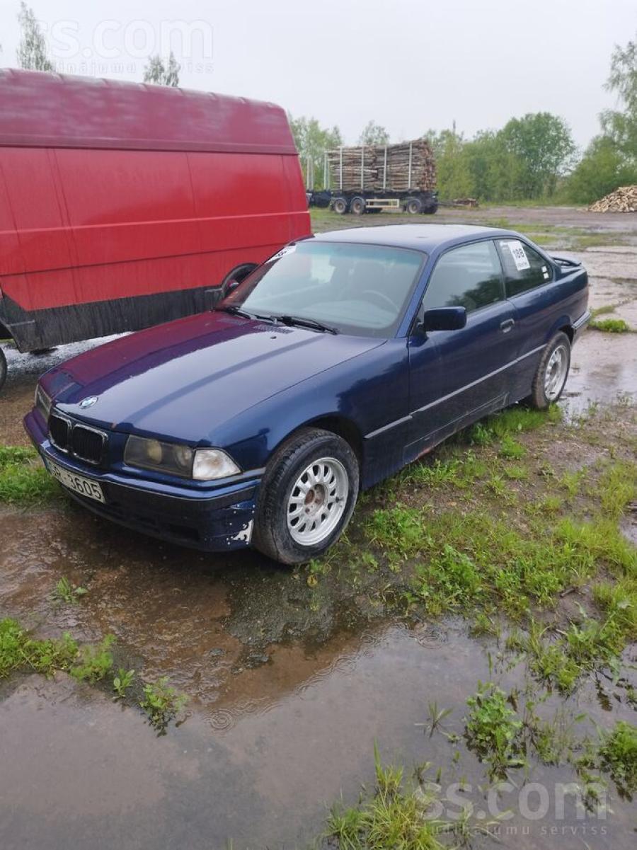 Blue BMW 320 1992 in Rezekne, with an engine capacity of 2.00 L and mileage of 320 thousand km for 3850 €, photo 1 on AUTOMOTO.COM.LV