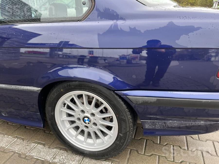 Zils BMW 320 1994 Jēkabpils, ar dzinēja tilpumu 2.00 L un nobraukumu 205 tūkst. km par 6650 €, foto 5 vietnē AUTOMOTO.COM.LV