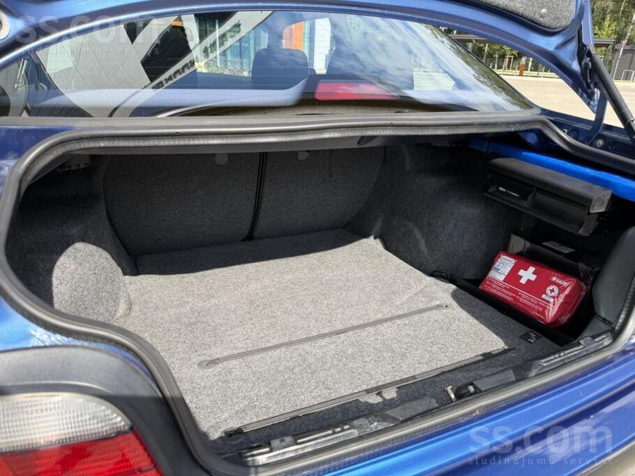 Blue BMW 320 1998 in Riga, with an engine capacity of 2.00 L and mileage of 347 thousand km for 5999 €, photo 20 on AUTOMOTO.COM.LV