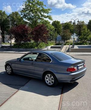 Blue BMW 320 2002 in Riga, with an engine capacity of 2.20 L and mileage of 295 thousand km for 2700 €, photo 4 on AUTOMOTO.COM.LV
