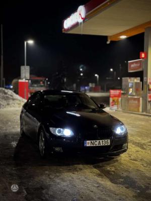 Zils BMW 320 2007 Kauņa, ar dzinēja tilpumu 2.00 L un nobraukumu 182 tūkst. km par 6700 €, foto  vietnē AUTOMOTO.COM.LV