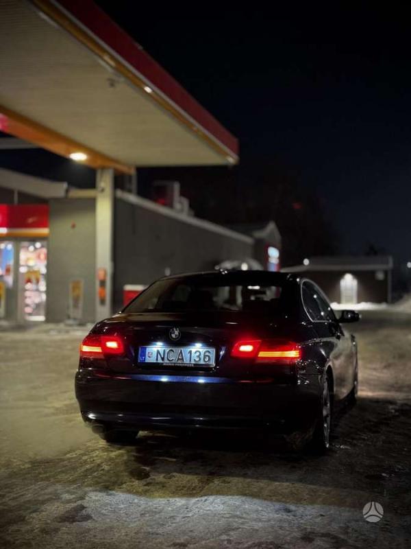 Zils BMW 320 2007 Kauņa, ar dzinēja tilpumu 2.00 L un nobraukumu 182 tūkst. km par 6700 €, foto 4 vietnē AUTOMOTO.COM.LV
