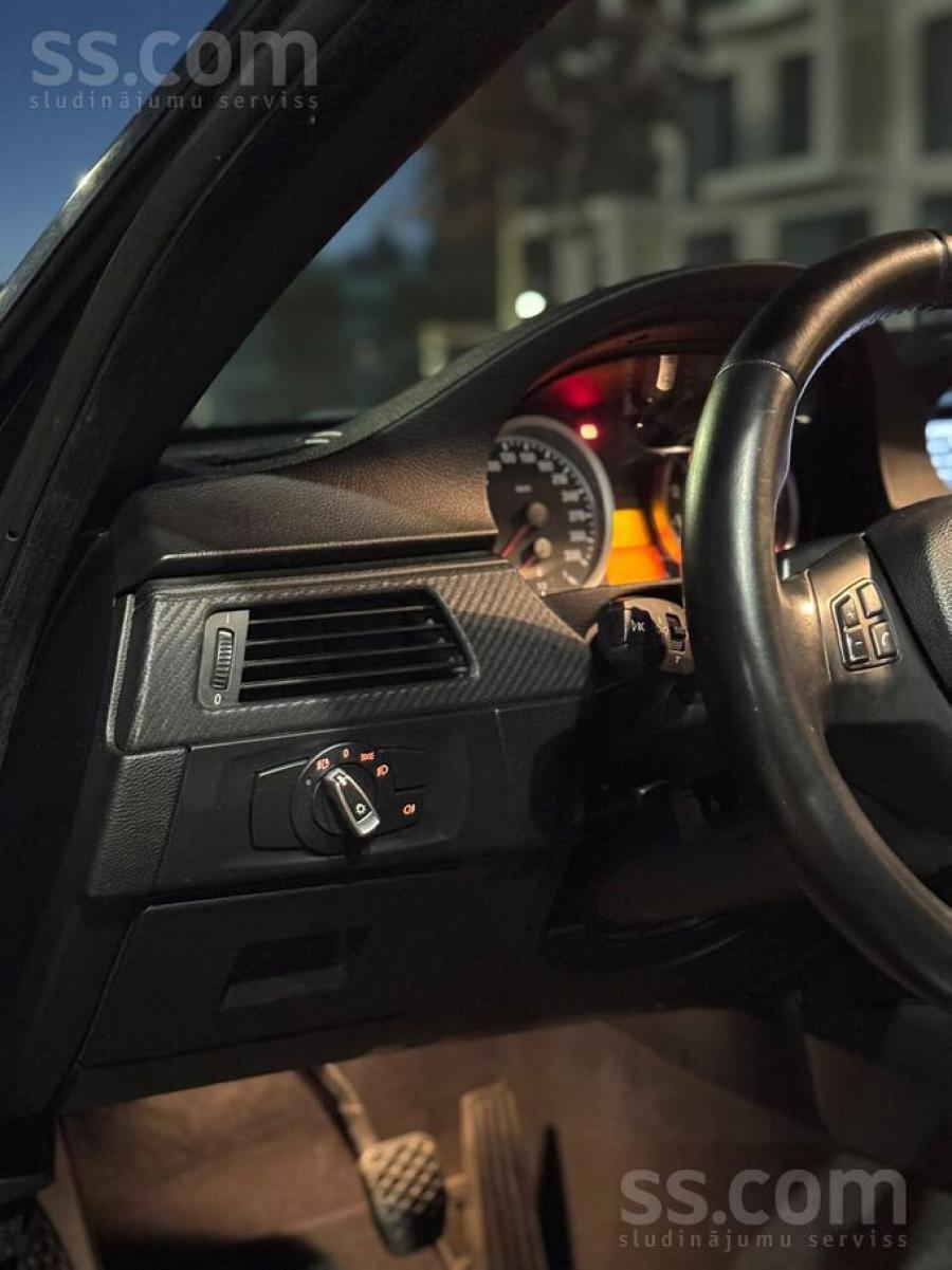 Zils BMW 320 2007 Rīga, ar dzinēja tilpumu 4.00 L un nobraukumu 127 tūkst. km par 20999 €, foto 7 vietnē AUTOMOTO.COM.LV