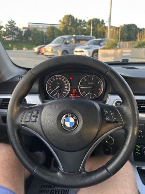 Blue BMW 320 2008 in Kaunas, with an engine capacity of 2.00 L and mileage of 380 thousand km for 3950 €, photo 13 on AUTOMOTO.COM.LV