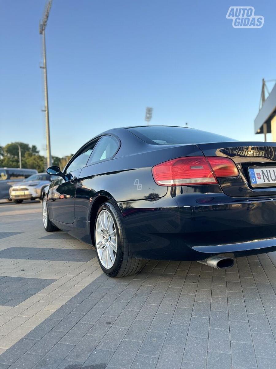 Blue BMW 320 2008 in Kaunas, with an engine capacity of 2.00 L and mileage of 380 thousand km for 3950 €, photo 16 on AUTOMOTO.COM.LV