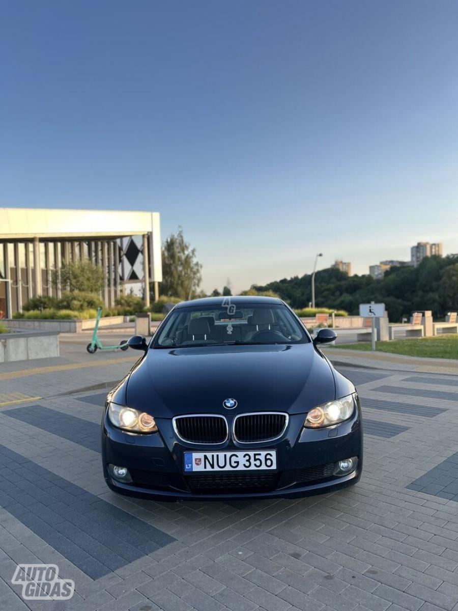 Blue BMW 320 2008 in Kaunas, with an engine capacity of 2.00 L and mileage of 380 thousand km for 3950 €, photo 18 on AUTOMOTO.COM.LV