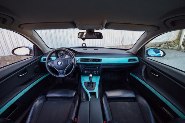 Blue BMW 320 2008 in Tallinn, with an engine capacity of 2.00 L and mileage of 490 thousand km for 5999 €, photo 5 on AUTOMOTO.COM.LV