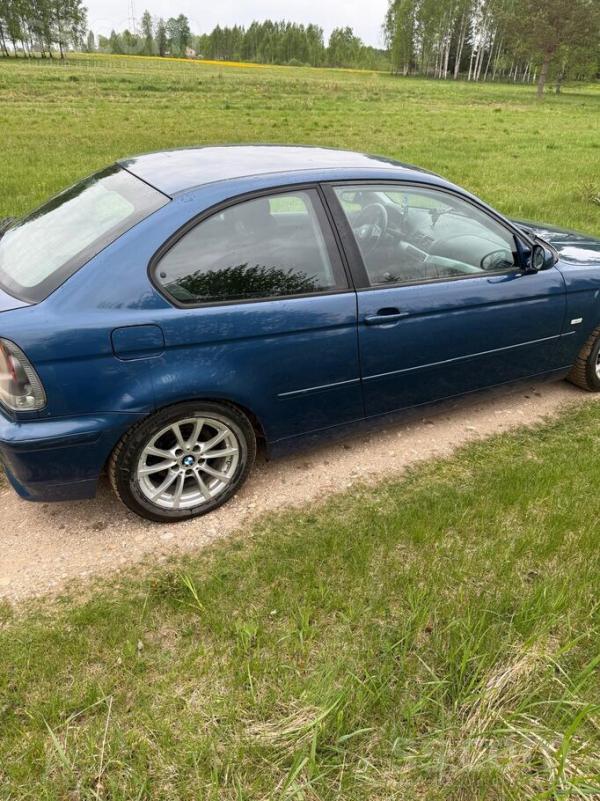 Blue BMW 320 2001 in Ogre, with an engine capacity of 2.00 L and mileage of 458 thousand km for 1800 €, photo 1 on AUTOMOTO.COM.LV