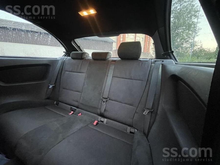 Zils BMW 320 2004 Limbaži, ar dzinēja tilpumu 2.00 L un nobraukumu 280 tūkst. km par 3000 €, foto 11 vietnē AUTOMOTO.COM.LV