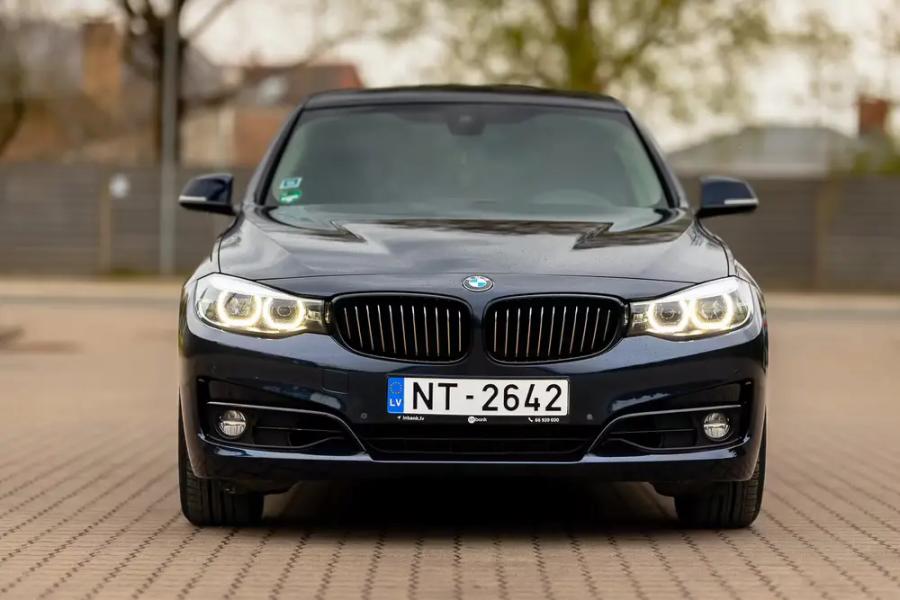 Blue BMW 320 2017 in Jelgava, with an engine capacity of 2.00 L and mileage of 172 thousand km for 17900 €, photo 4 on AUTOMOTO.COM.LV