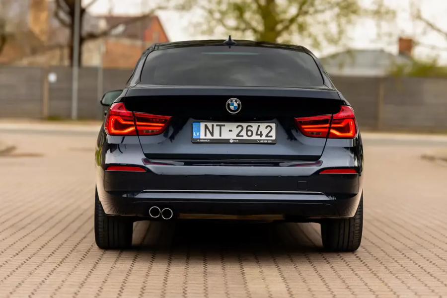 Blue BMW 320 2017 in Jelgava, with an engine capacity of 2.00 L and mileage of 172 thousand km for 17900 €, photo 7 on AUTOMOTO.COM.LV