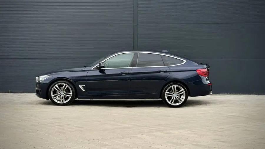 Blue BMW 320 2018 in Riga, with an engine capacity of 2.00 L and mileage of 227 thousand km for 14650 €, photo 3 on AUTOMOTO.COM.LV