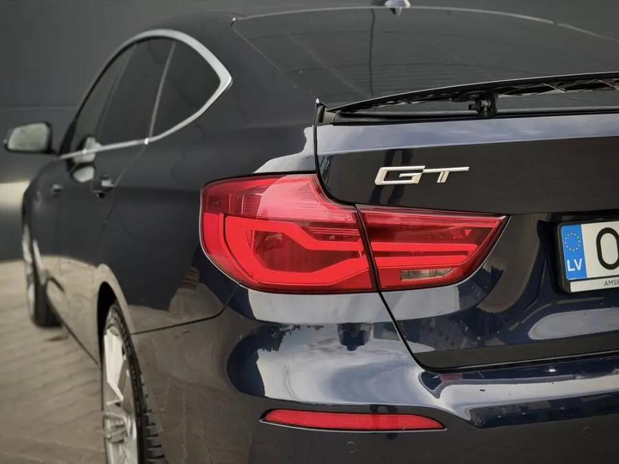 Blue BMW 320 2018 in Riga, with an engine capacity of 2.00 L and mileage of 227 thousand km for 14650 €, photo 8 on AUTOMOTO.COM.LV