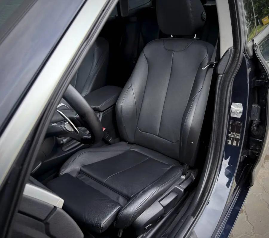 Blue BMW 320 2018 in Riga, with an engine capacity of 2.00 L and mileage of 227 thousand km for 14650 €, photo 12 on AUTOMOTO.COM.LV