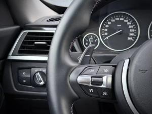 Blue BMW 320 2018 in Riga, with an engine capacity of 2.00 L and mileage of 227 thousand km for 14650 €, photo 13 on AUTOMOTO.COM.LV