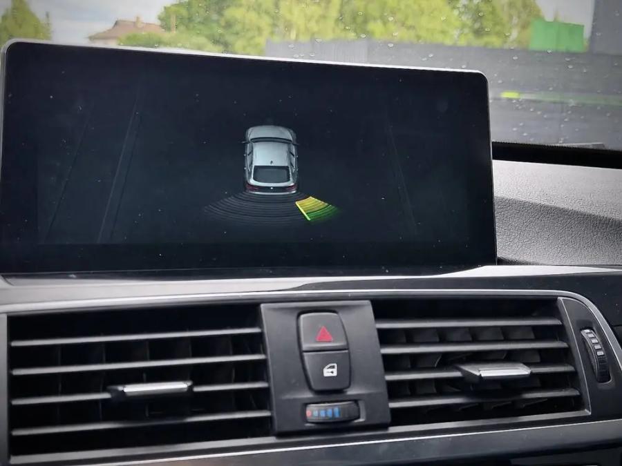 Blue BMW 320 2018 in Riga, with an engine capacity of 2.00 L and mileage of 227 thousand km for 14650 €, photo 18 on AUTOMOTO.COM.LV