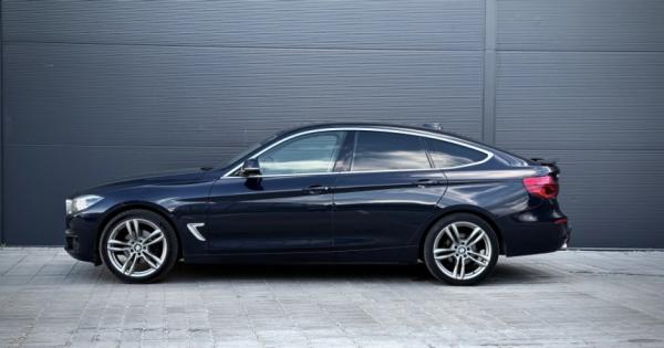 Blue BMW 320 2018 in Riga, with an engine capacity of 2.00 L and mileage of 222 thousand km for 14995 €, photo 2 on AUTOMOTO.COM.LV