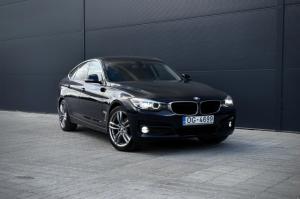 Blue BMW 320 2018 in Riga, with an engine capacity of 2.00 L and mileage of 222 thousand km for 14995 €, photo 5 on AUTOMOTO.COM.LV