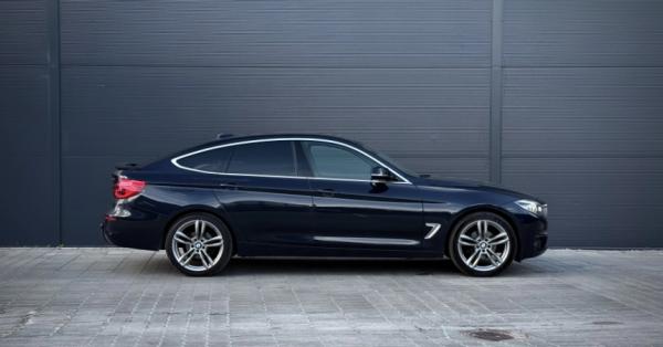 Blue BMW 320 2018 in Riga, with an engine capacity of 2.00 L and mileage of 222 thousand km for 14995 €, photo 5 on AUTOMOTO.COM.LV