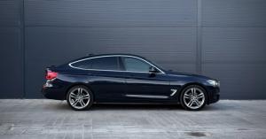Blue BMW 320 2018 in Riga, with an engine capacity of 2.00 L and mileage of 222 thousand km for 14995 €, photo 6 on AUTOMOTO.COM.LV