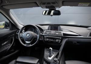 Blue BMW 320 2018 in Riga, with an engine capacity of 2.00 L and mileage of 222 thousand km for 14995 €, photo 8 on AUTOMOTO.COM.LV